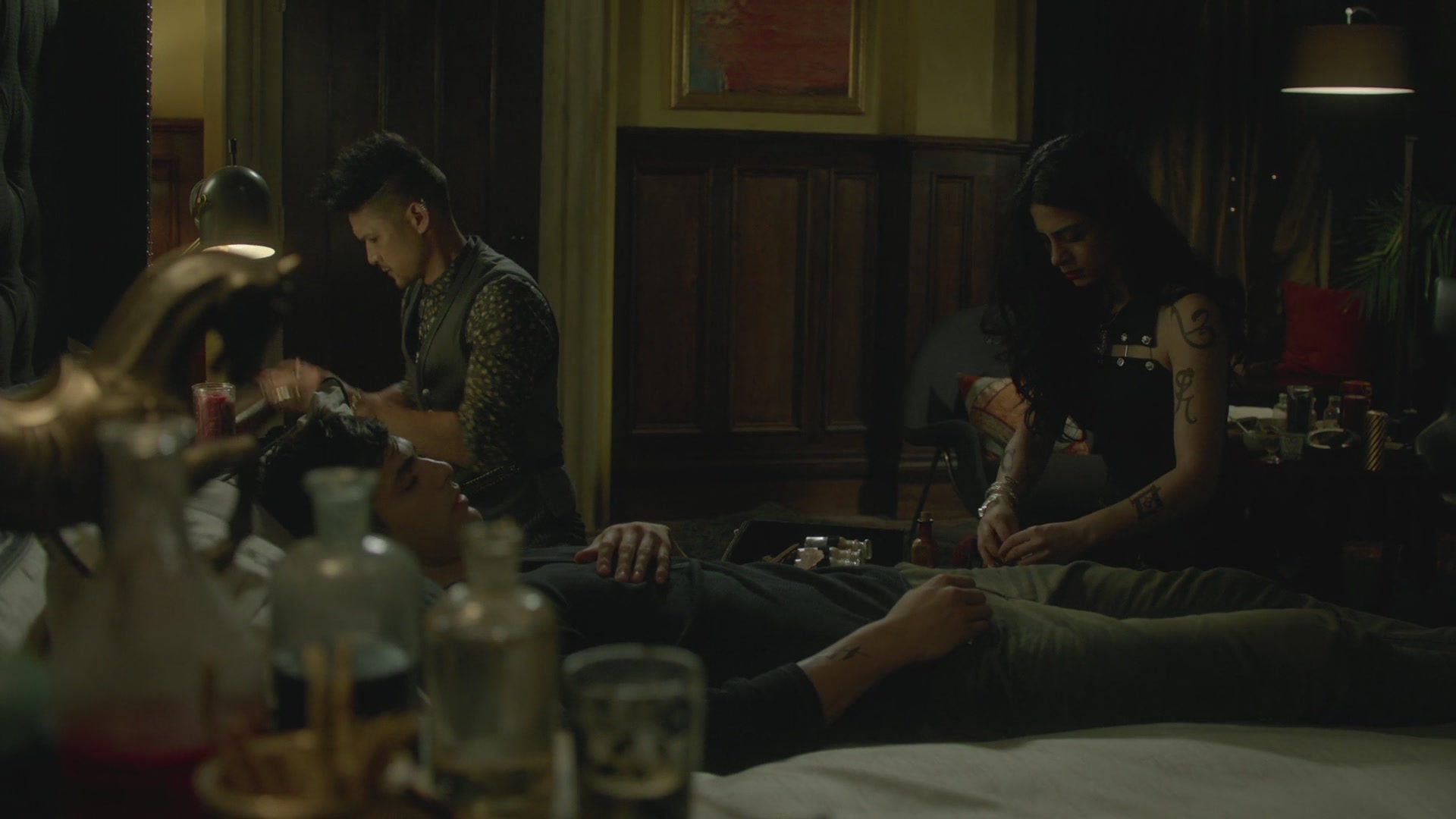 2.03 - Parabatai Lost - S02E03 024 - Matthew Daddario Fan Photo Gallery